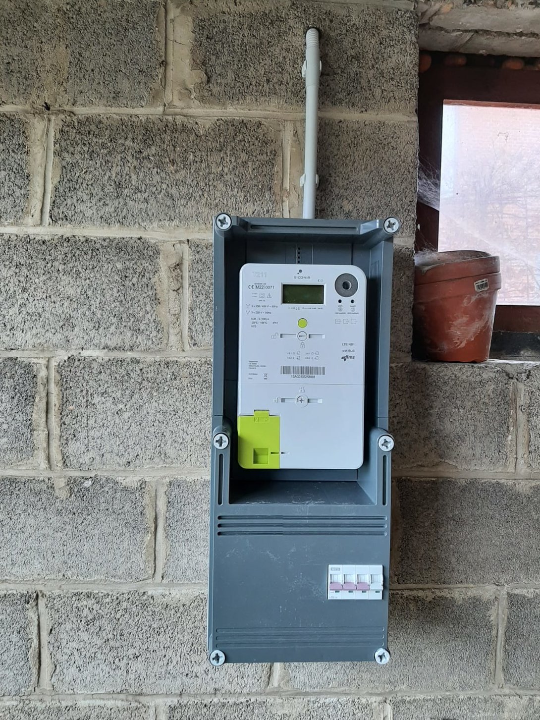 Digitale meter met kabel en externe antenne | Fluvius